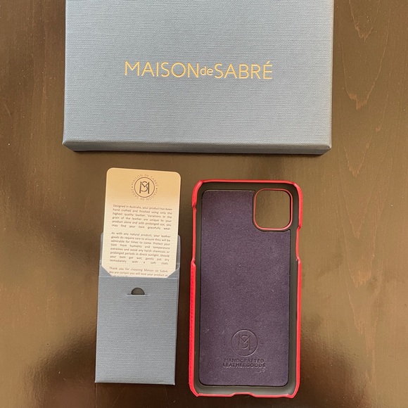 Maison De Sabré | Cell Phones & Accessories | Maison De Sabre Red ...